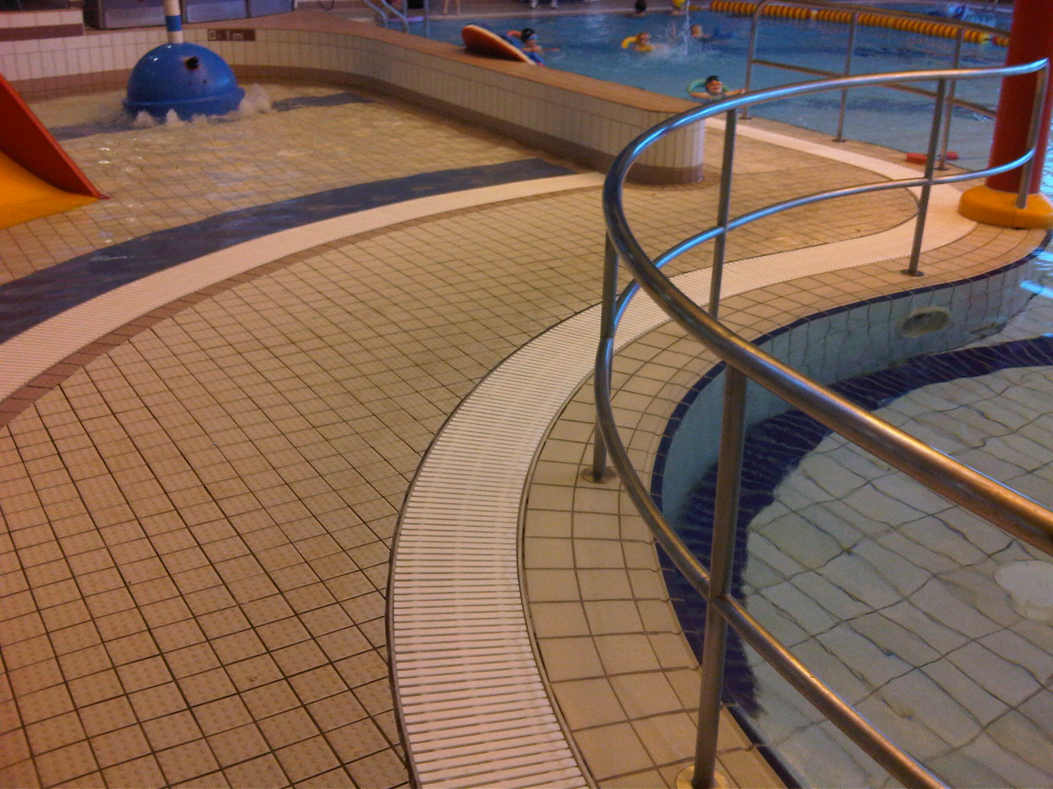 Swimming Pool Grating & Overflow Grating From Anti Wave